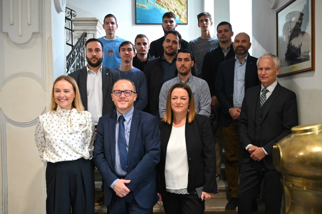 Riječki Pomorski fakultet podijelio prve stipendije Zaklade “Profesor ...