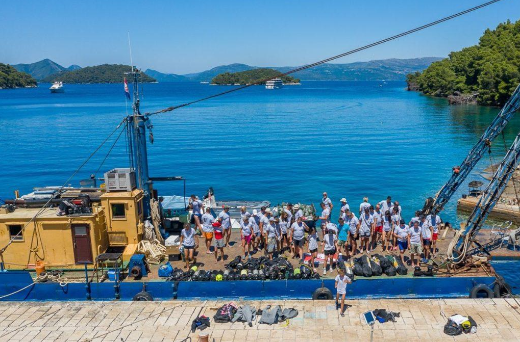 Pet kubika smeća očišćeno s morskog dna jakljanske vale - Pomorac