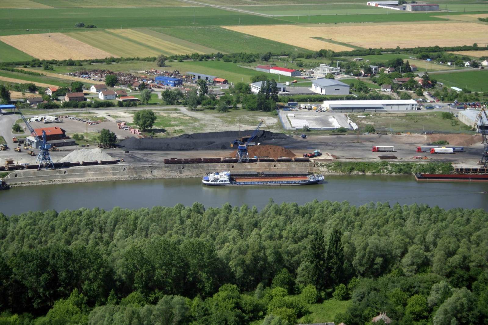 Osijek će do 2025. godine dobiti novi terminal za rasute terete u ...