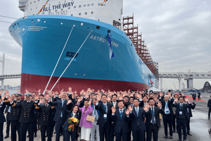 Kršten drugi veliki Maerskov kontejnerski brod na metanol - Pomorac