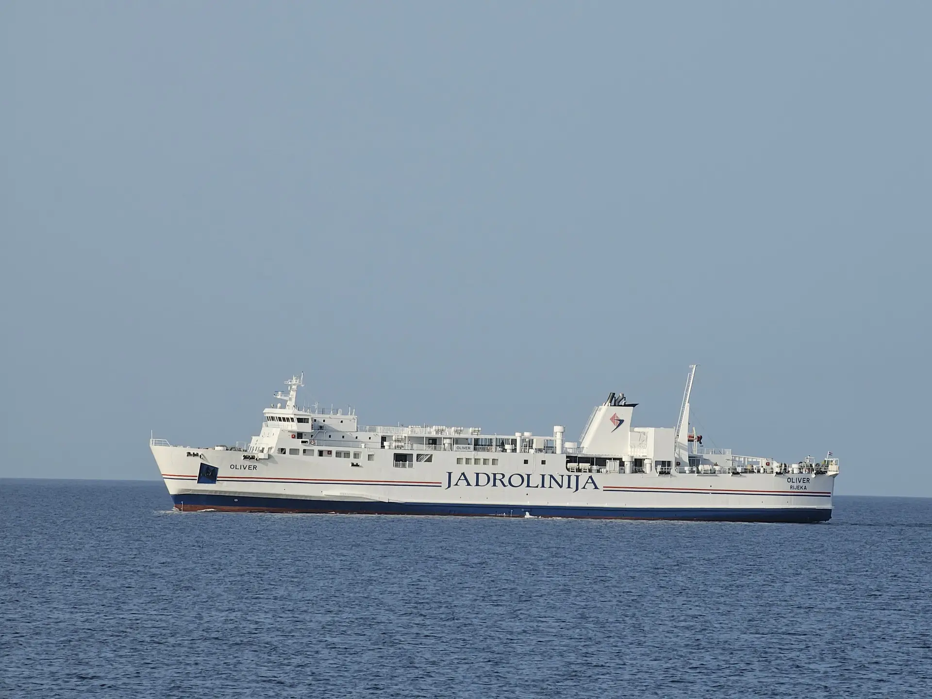 VIDEO: “Oliver” napokon zaplovio: Uspješno uplovio u Velu luku, spreman ...